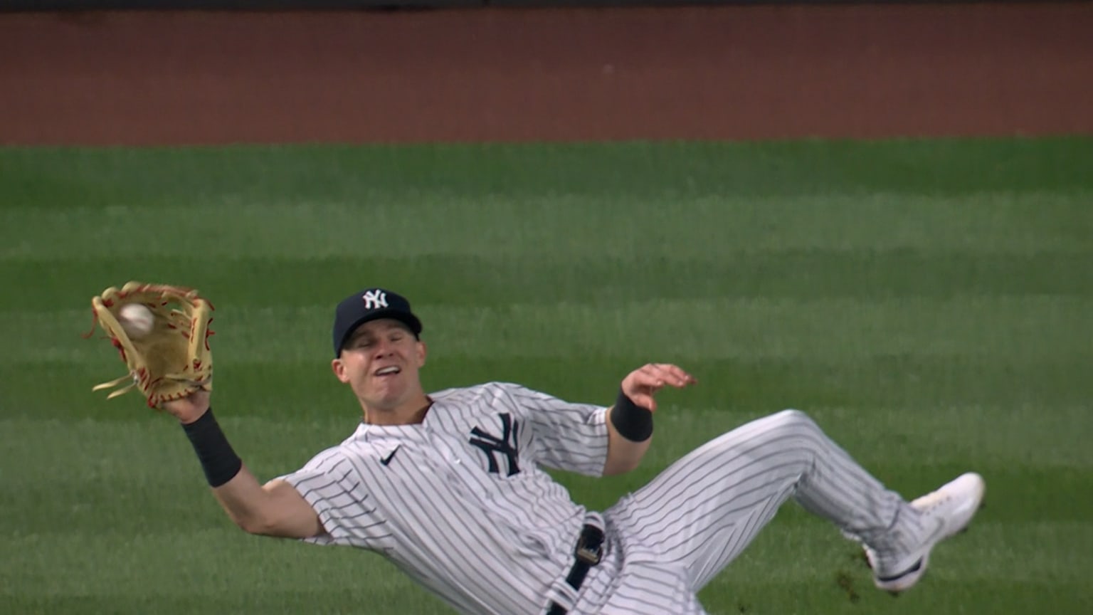 Jake Bauers slides to make the catch in left field | 05/11/2023 | MLB.com