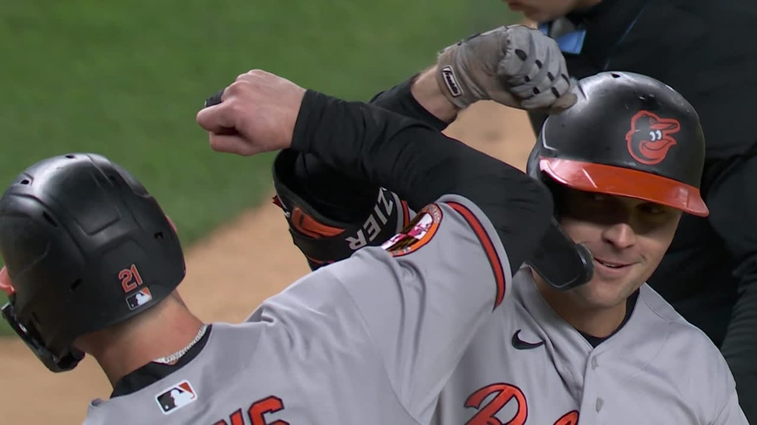 Adam Frazier lifts a three-run homer to right field | 05/24/2023 ...