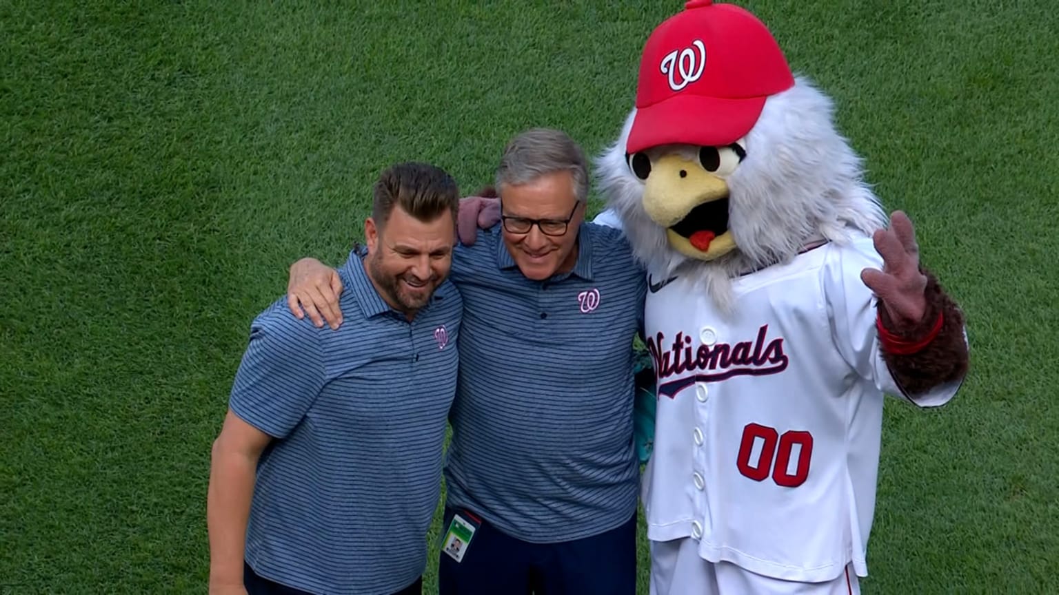 Nats' announcer Bob Carpenter tosses the first pitch | 09/28/2025 ...