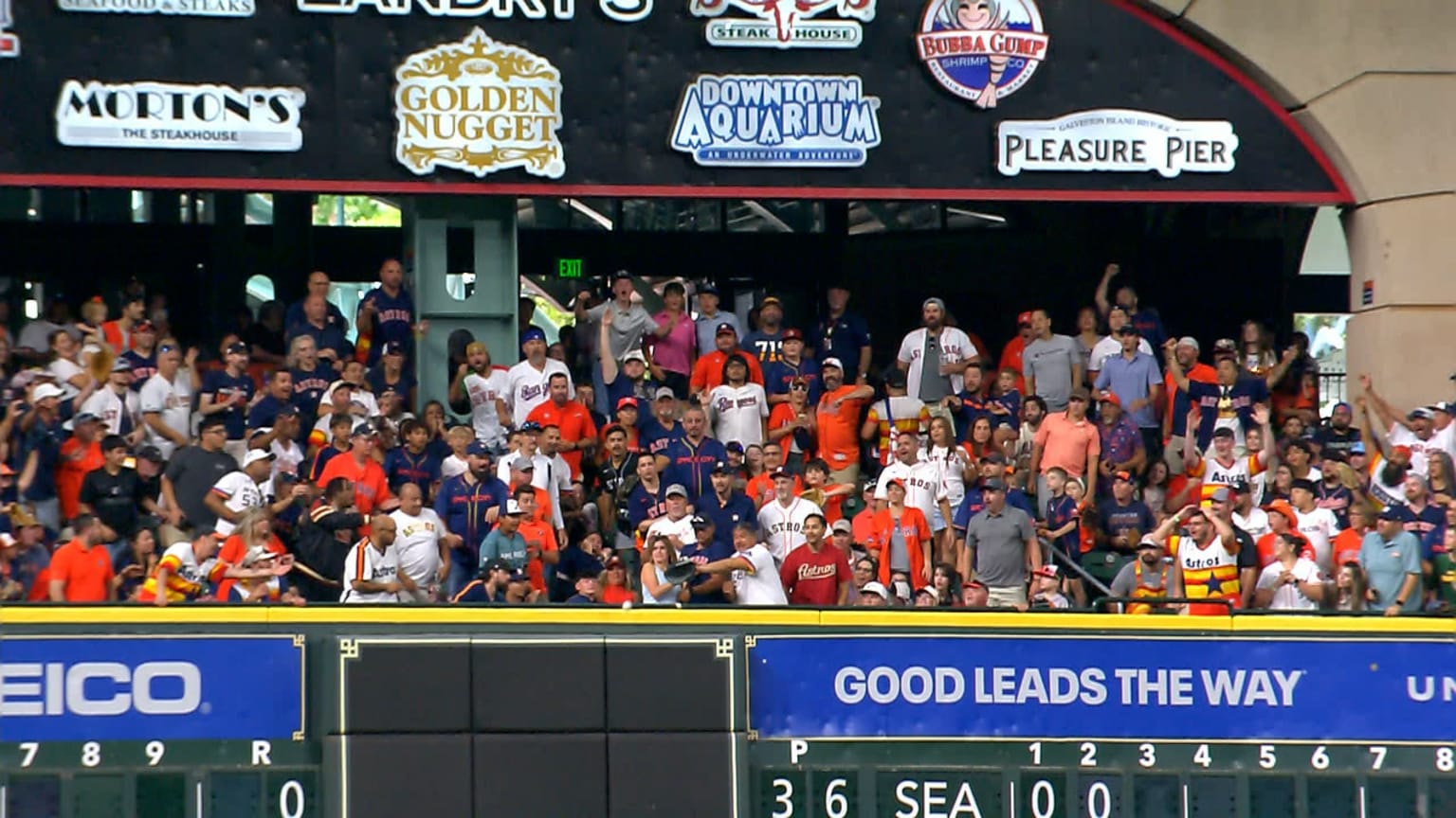 Isaac Paredes doubles after a review in the 1st | 07/13/2025 | MLB.com