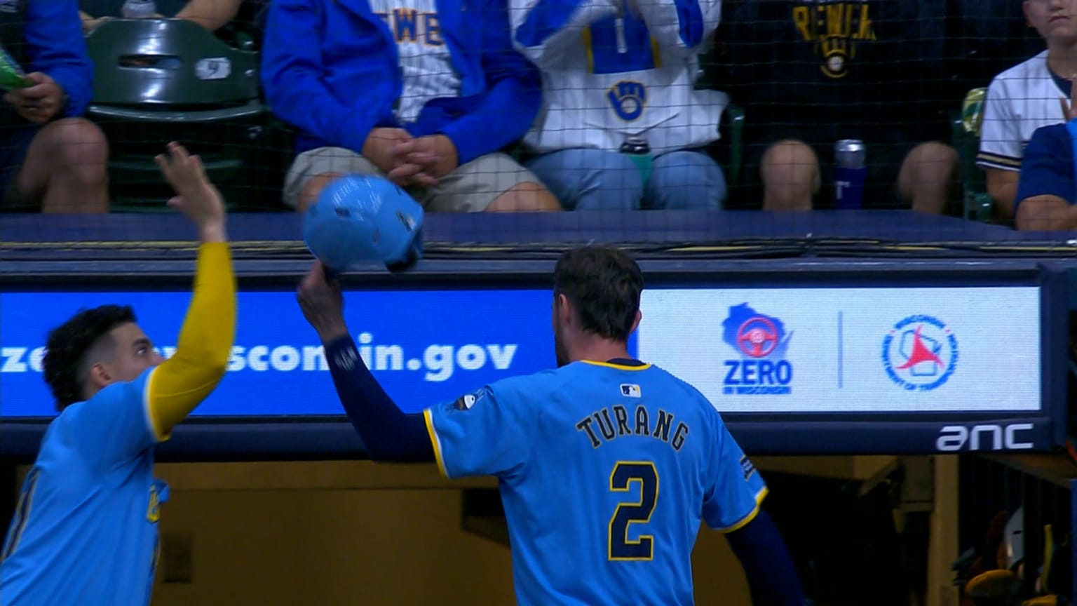 Brice Turang scores on a wild pitch | 09/27/2024 | Milwaukee Brewers