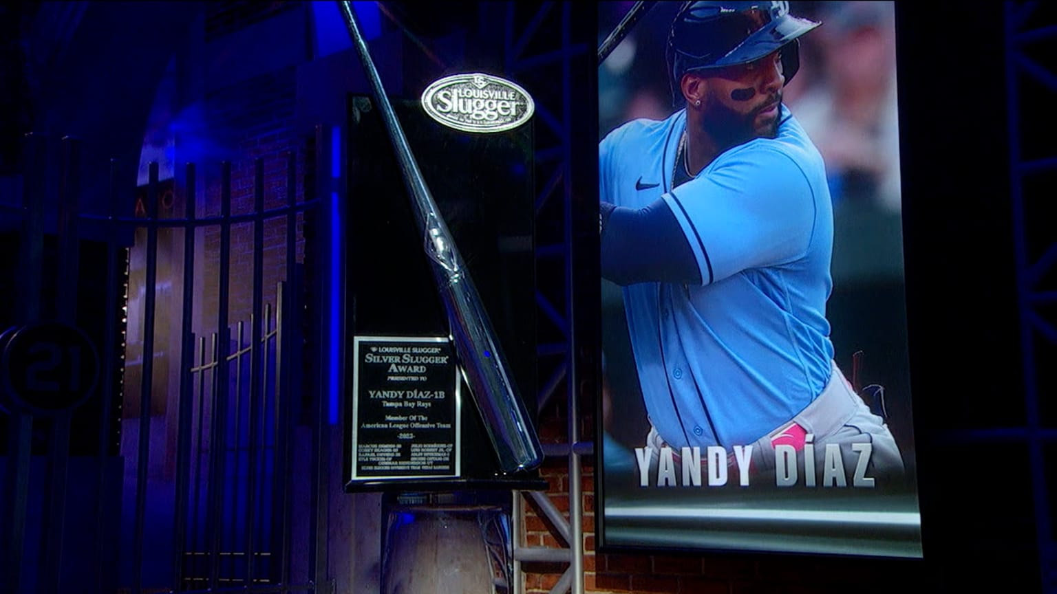 Yandy Díaz wins Silver Slugger Award at 1B in the AL | 11/09/2023 ...