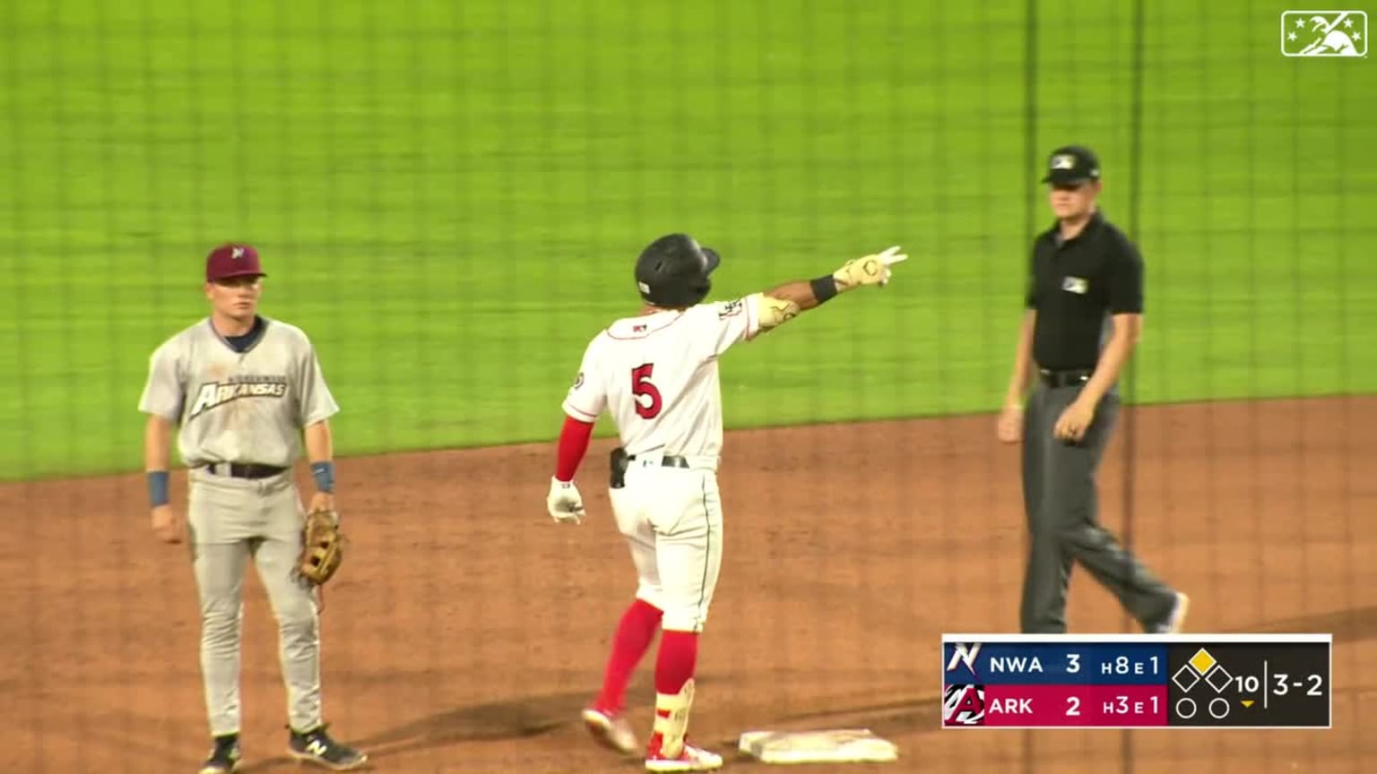 Jonatan Clase doubles to tie the game in the 10th | 05/13/2023 ...