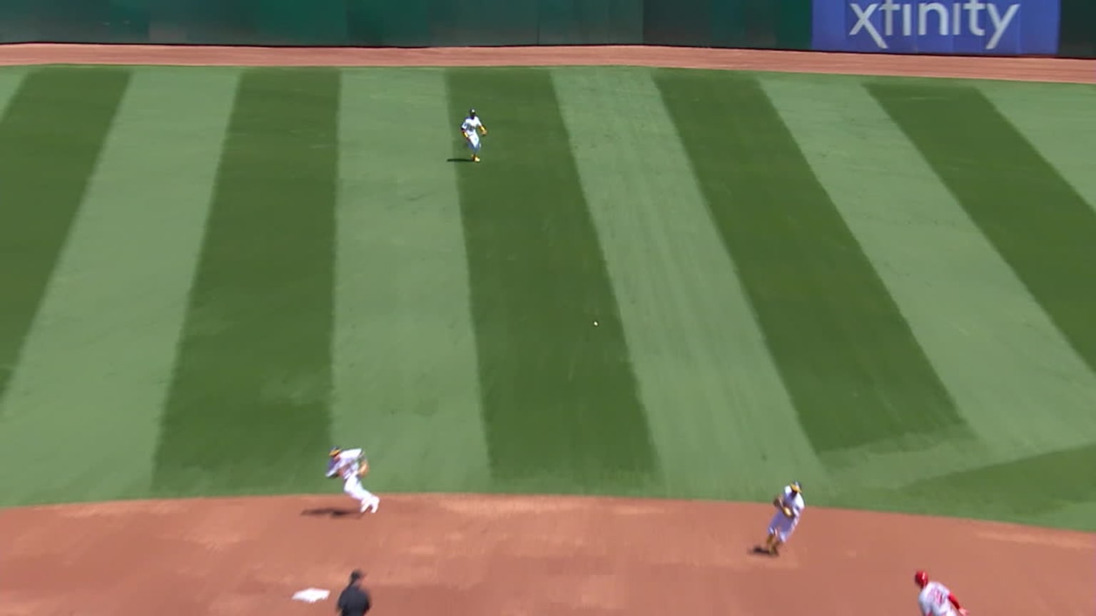 Jake Lamb chops a 2-run single into center field | 04/01/2023 | Los ...