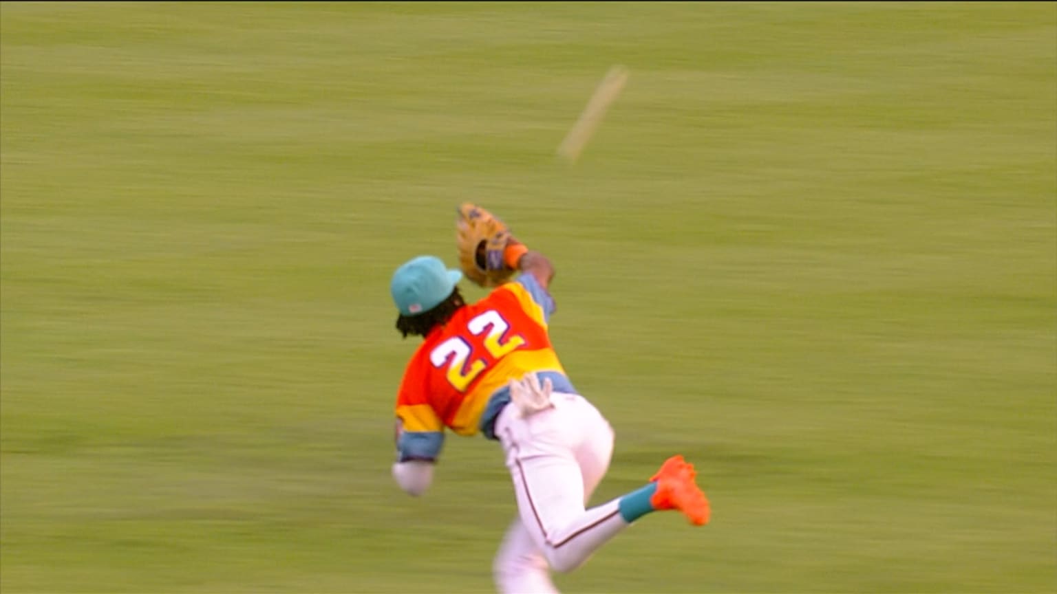 Joe Garry Jr. lays out for a superior diving catch | 08/18/2023 | MLB.com
