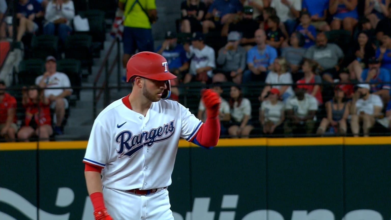 Mitch Garver lines a RBI double to center field | 06/06/2023 | Texas ...
