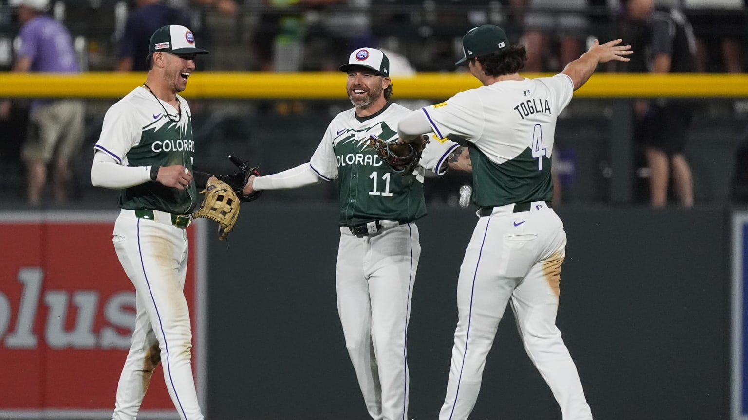 Anthony Molina sella la victoria 16-4 de los Rockies | 15/06/2024 | Los ...