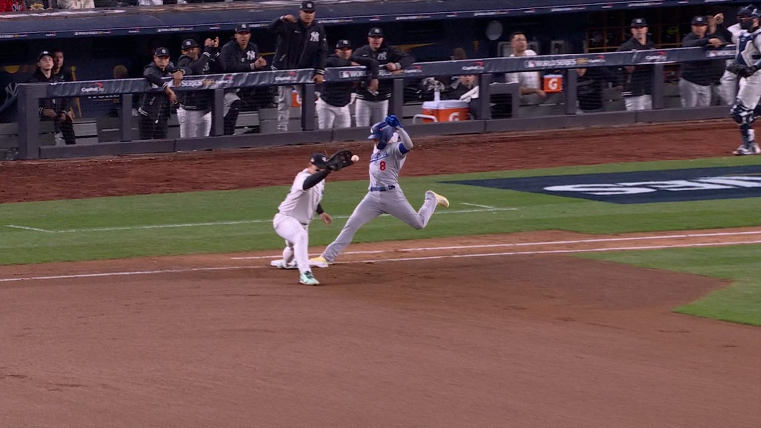 Kiké Hernández safe at first after review | 10/29/2024 | Minnesota Twins