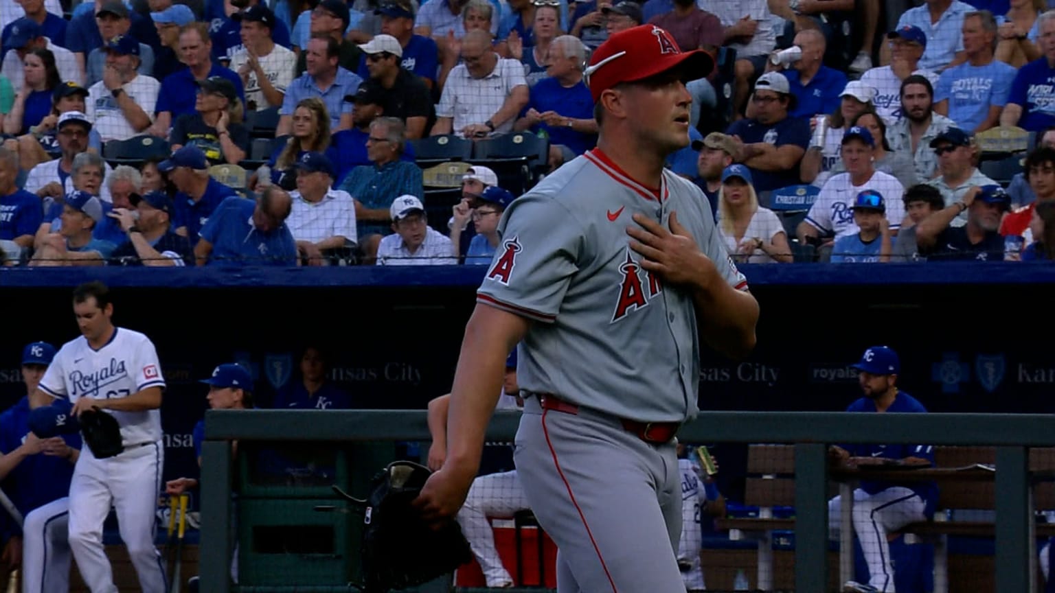 Carson Fulmer escapes a bases-loaded jam | 08/19/2024 | Los Angeles Angels