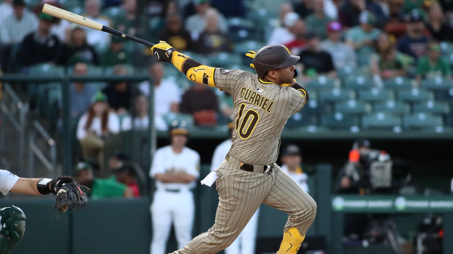 Yuli Gurriel's RBI double | 04/08/2025 | San Diego Padres