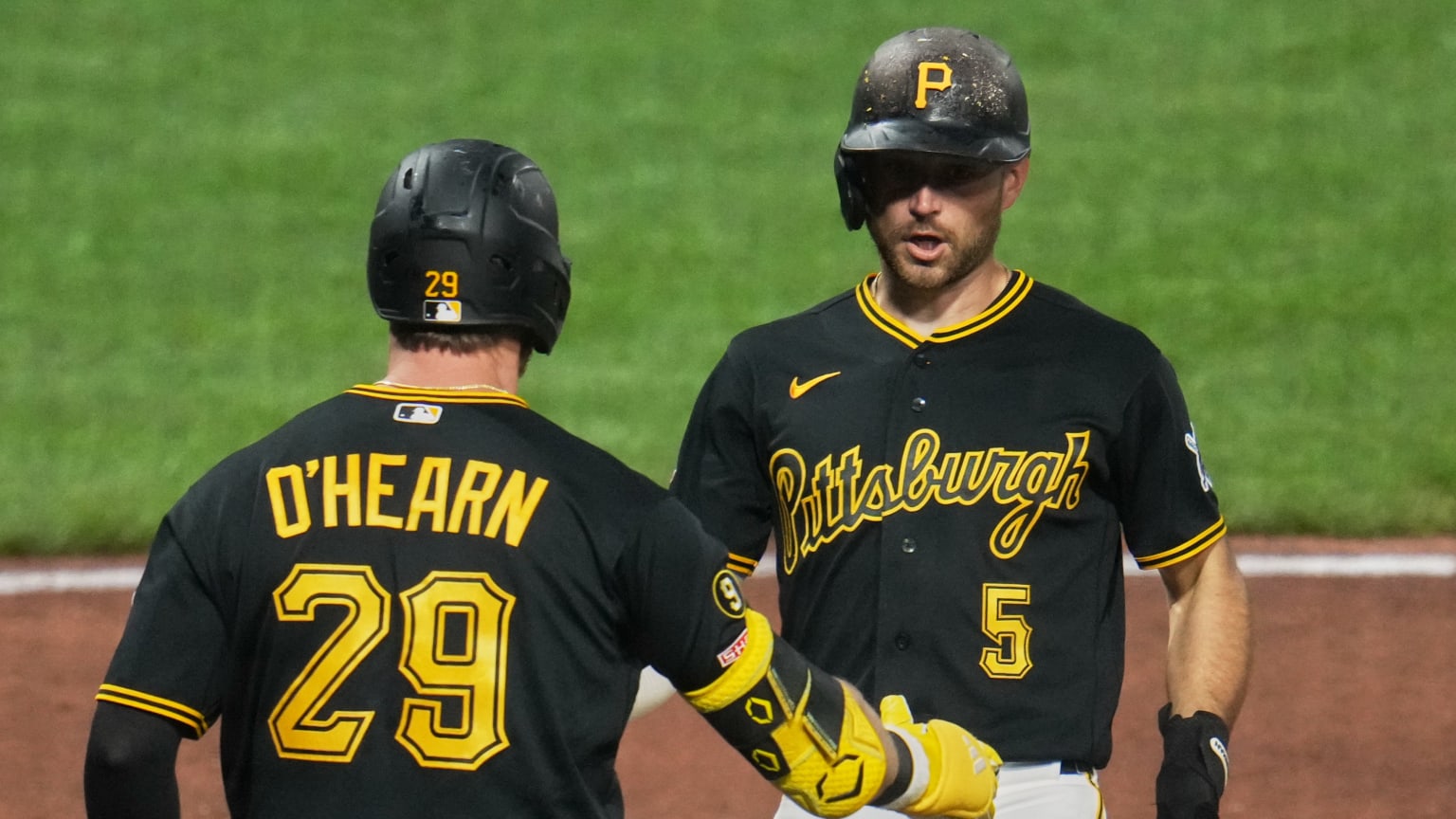 Brandon Lowe score on an error | 06/10/2026 | Pittsburgh Pirates