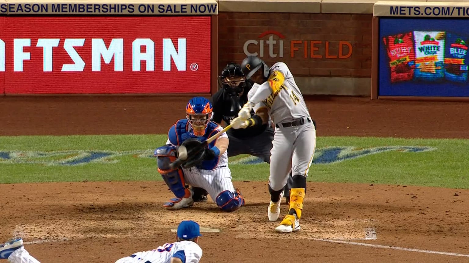 Rodolfo Castro swats a solo home run to right-center | 09/17/2022 ...