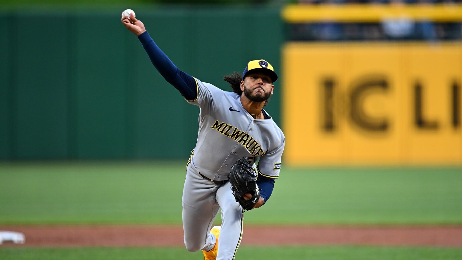 Freddy Peralta sale ileso en la 2da entrada | 23/05/2025 | Los Brewers ...