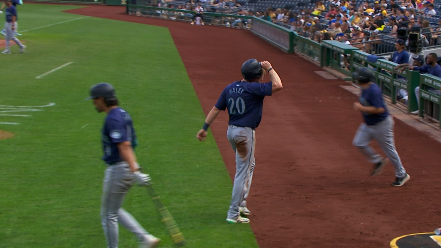 Luke Raley scores on a double play | 08/18/2024 | Seattle Mariners