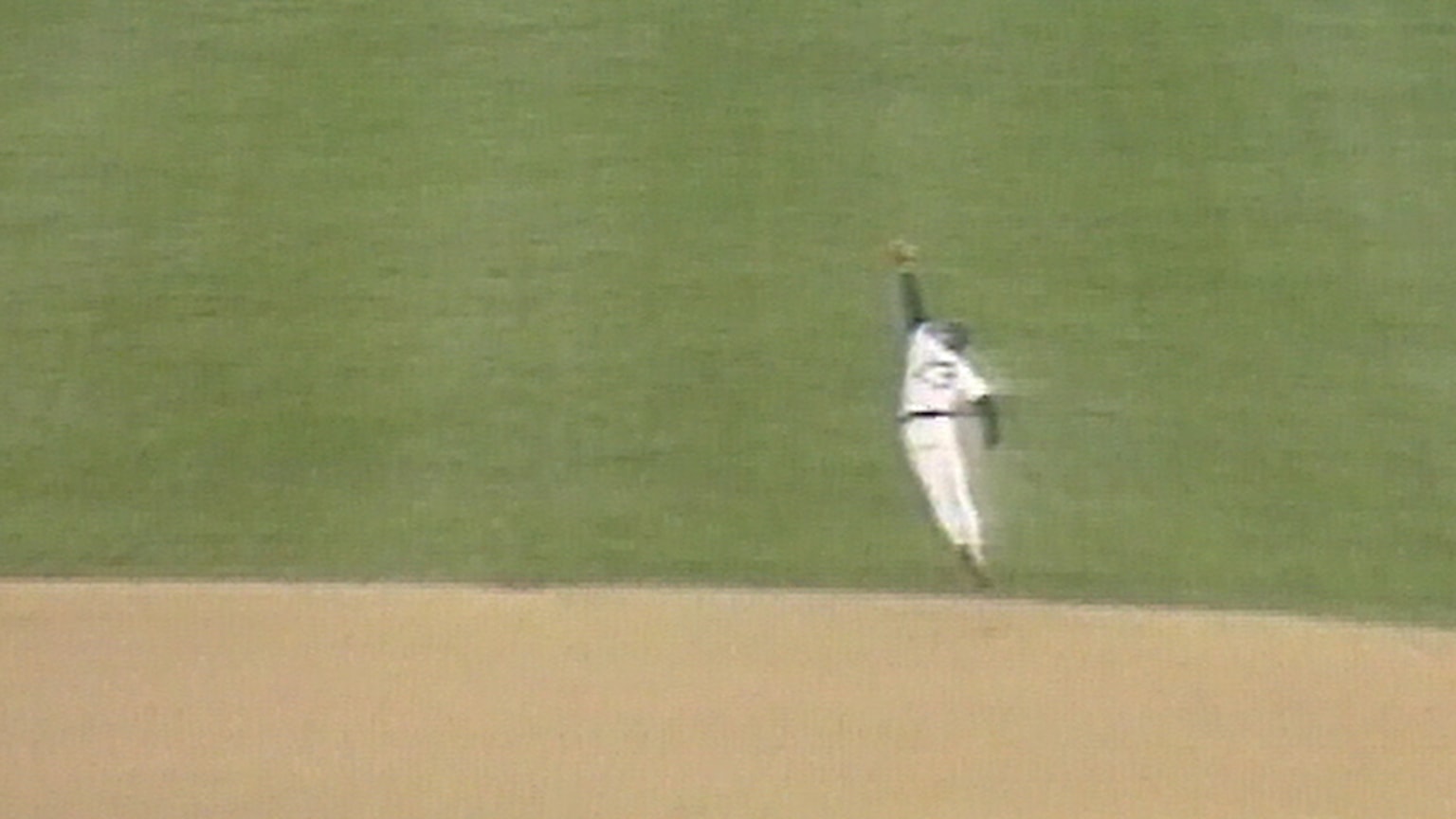 Ryne Sandberg robs Roberto Alomar of a hit | 04/28/1989 | MLB.com