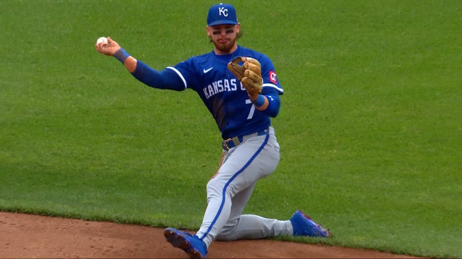 Bobby Witt Jr.'s diving stop starts double play | 05/04/2025 | Kansas ...