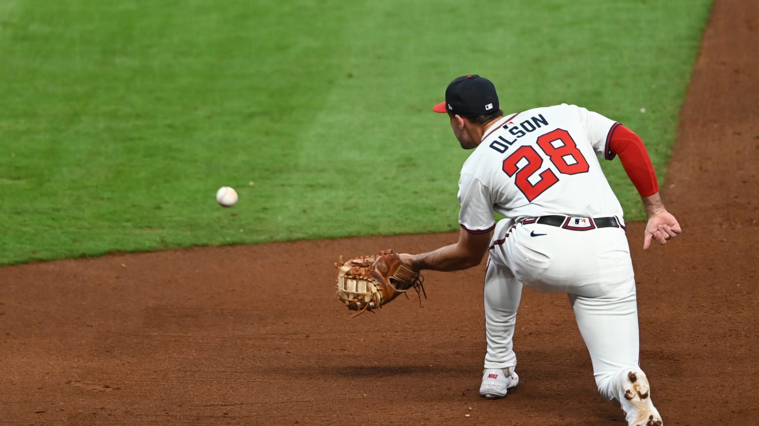 Matt Olson wins Gold Glove Award | 11/03/2025 | MLB.com