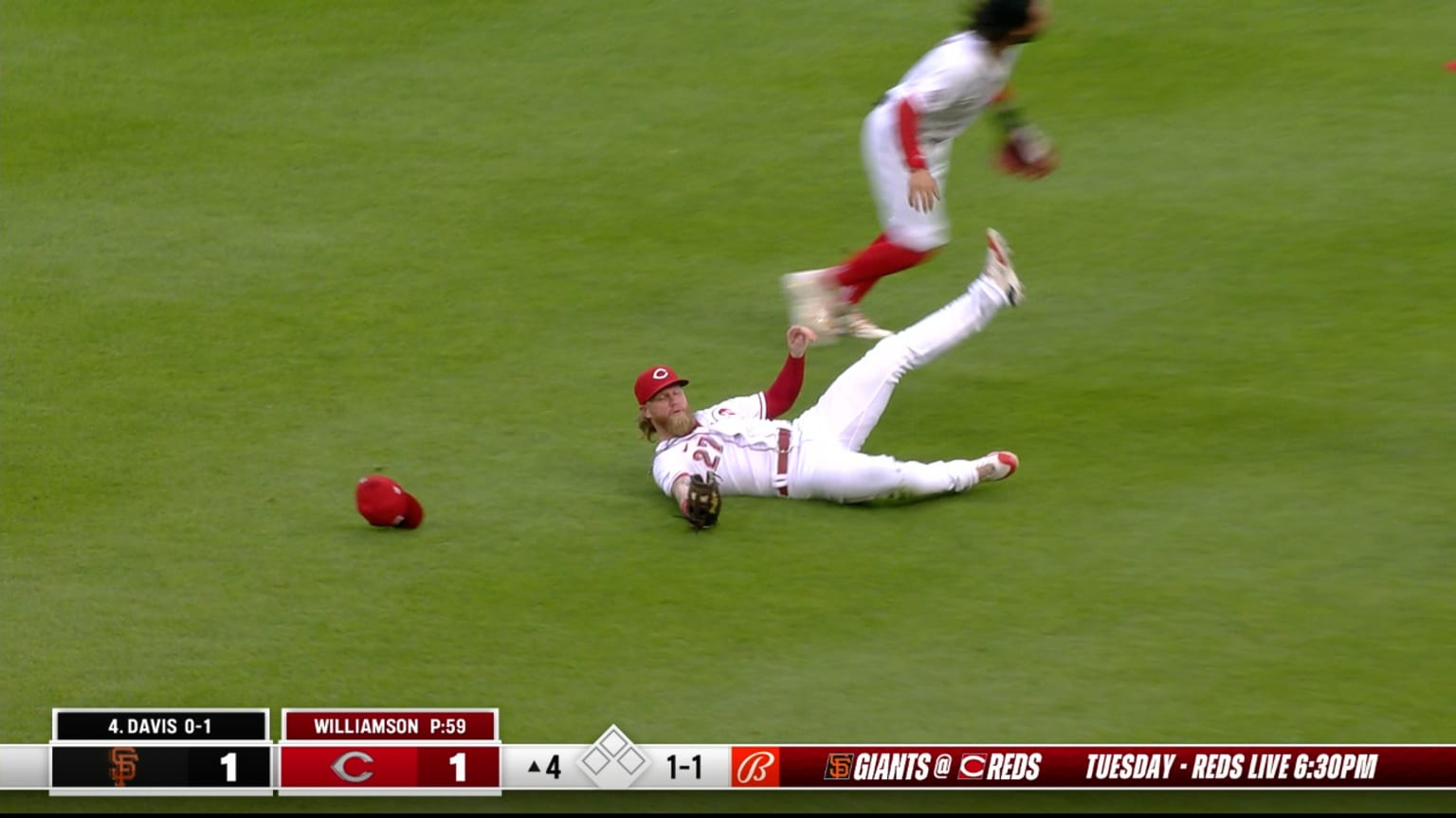 Jake Fraley lays out, nabs J.D. Davis in the 4th | 07/17/2023 ...