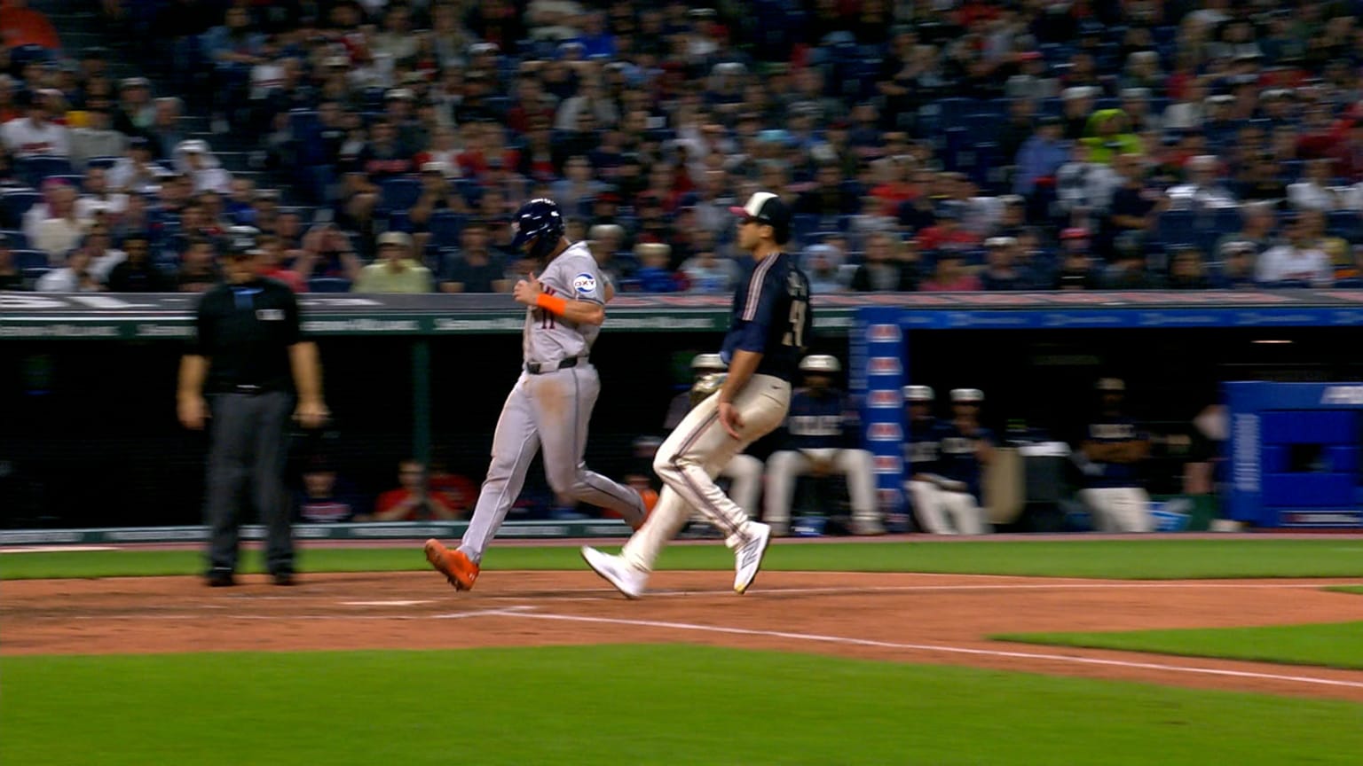 Grae Kessinger scores on a wild pitch | 09/27/2024 | Houston Astros