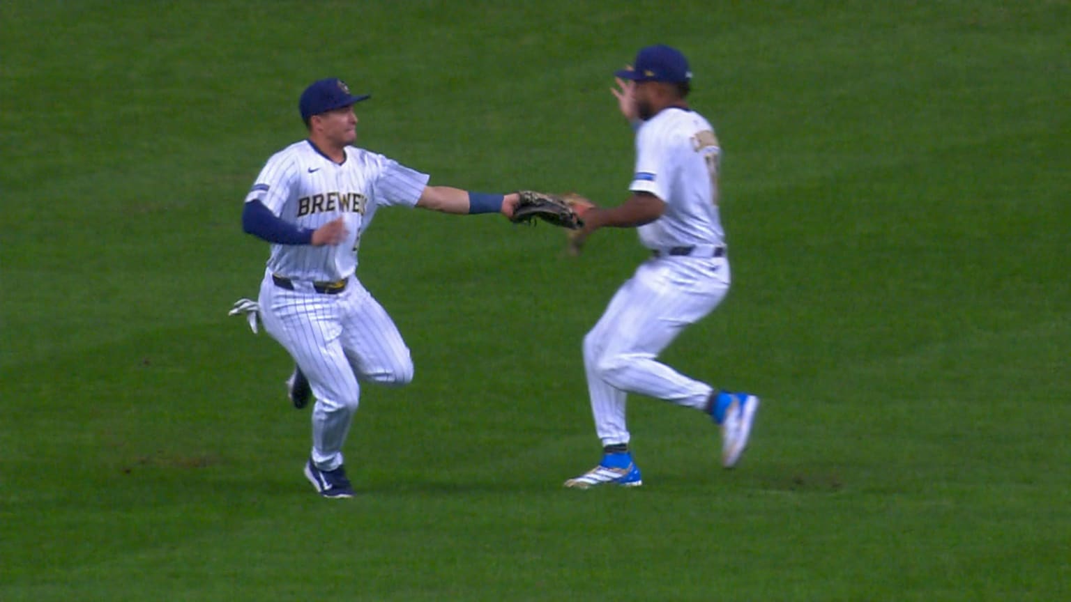 Isaac Collins and Jackson Chourio avoid collision | 05/04/2025 ...