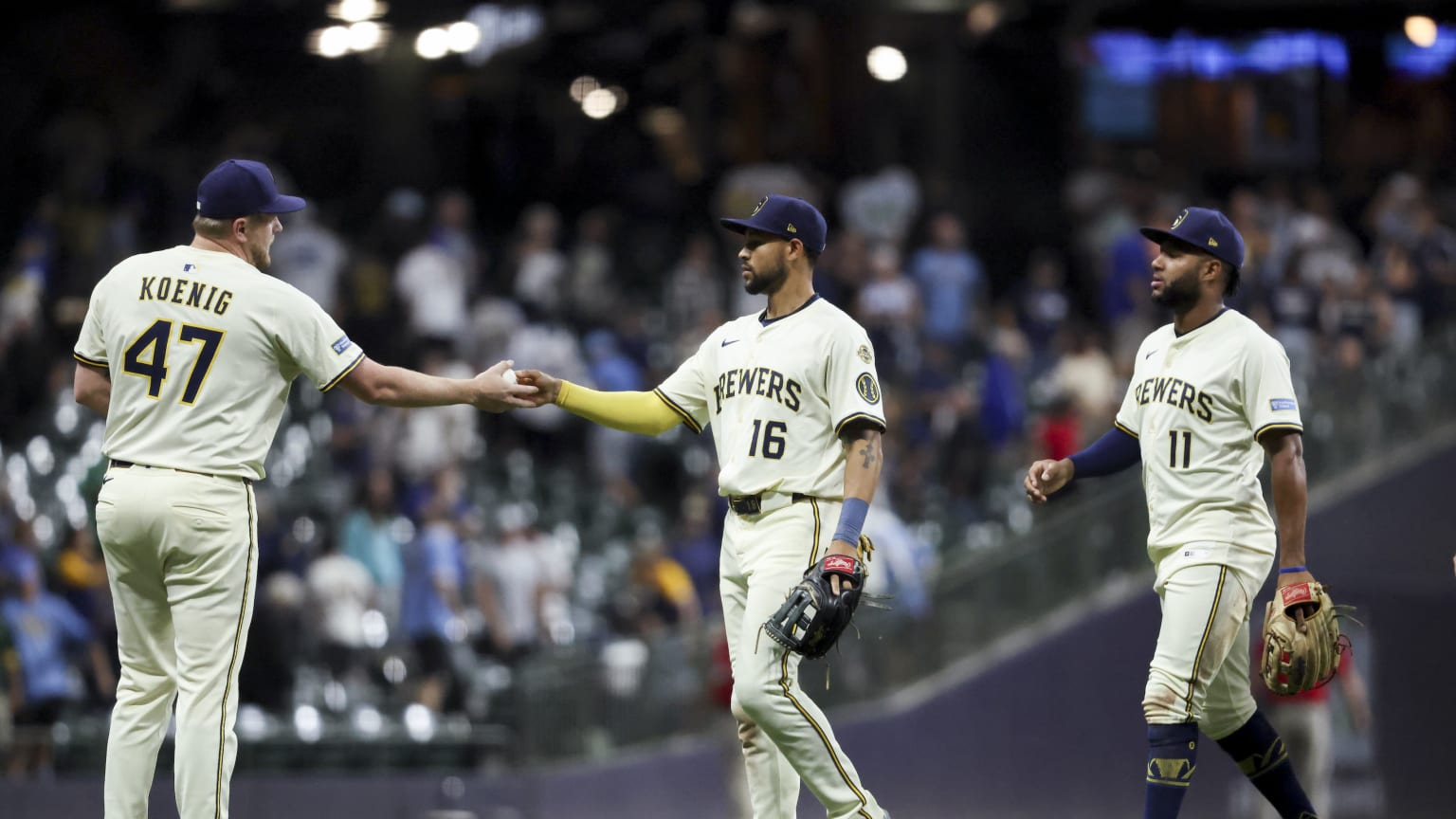 Jared Koenig seals Brewers' win | 09/18/2025 | Milwaukee Brewers