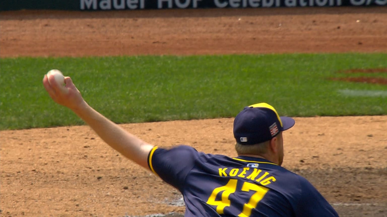 Jared Koenig escapes trouble in 7th | 07/21/2024 | Milwaukee Brewers
