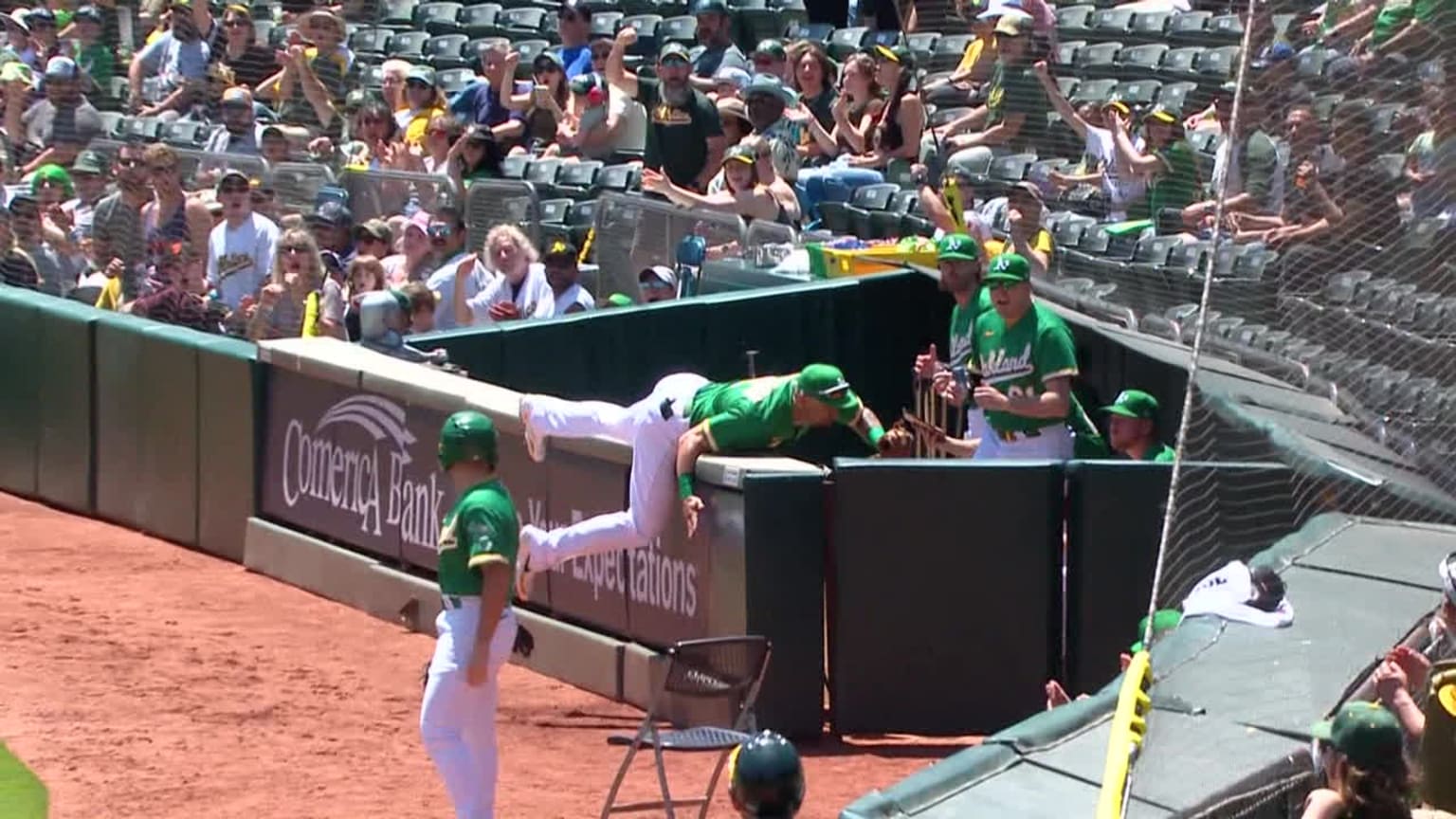 Peterson's spectacular catch | 05/13/2023 | MLB.com