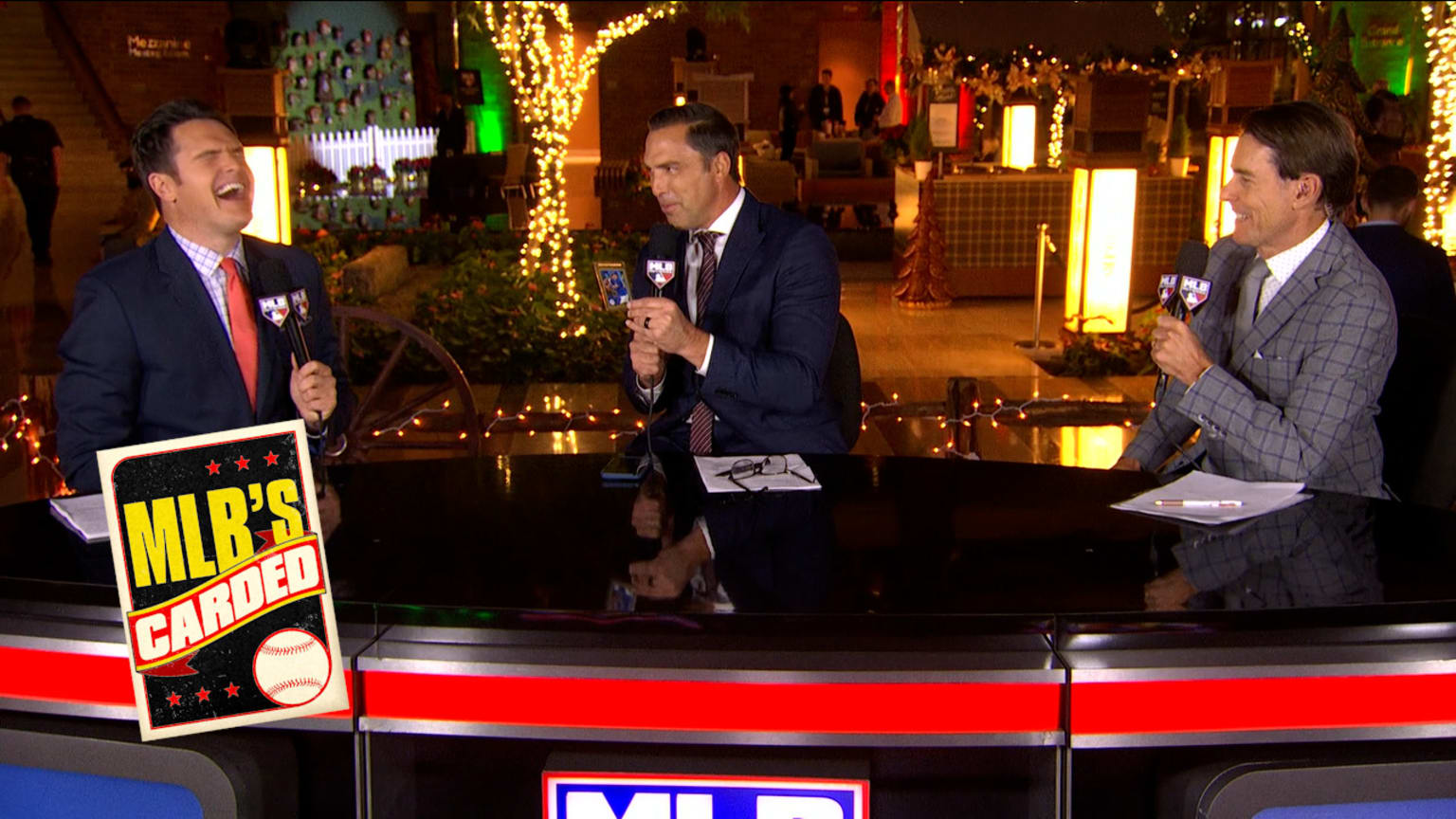 Santa Greg has cards for Mark DeRosa, Tom Verducci | 12/18/2024 | MLB.com