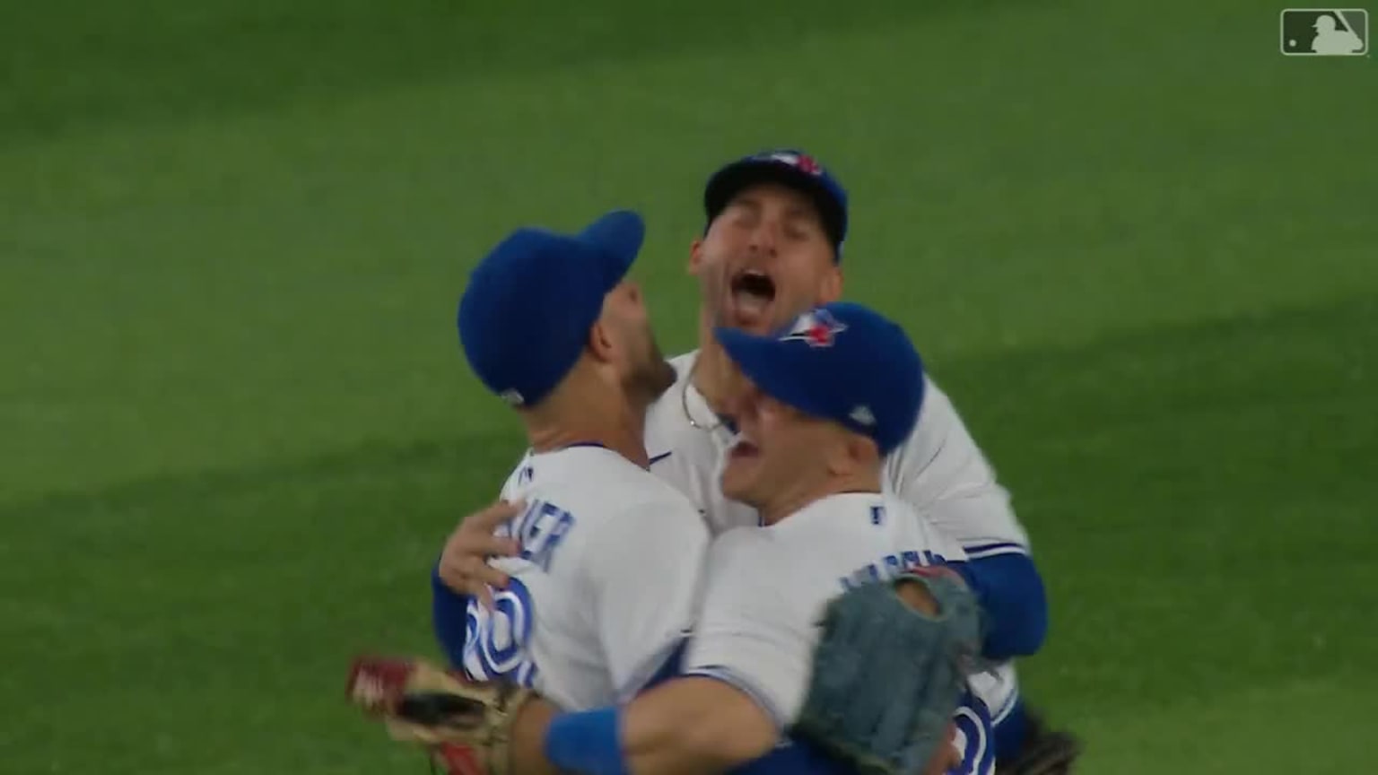 Anthony Bass forces Vaughn to ground out to seal win | 04/25/2023 | Toronto Blue Jays