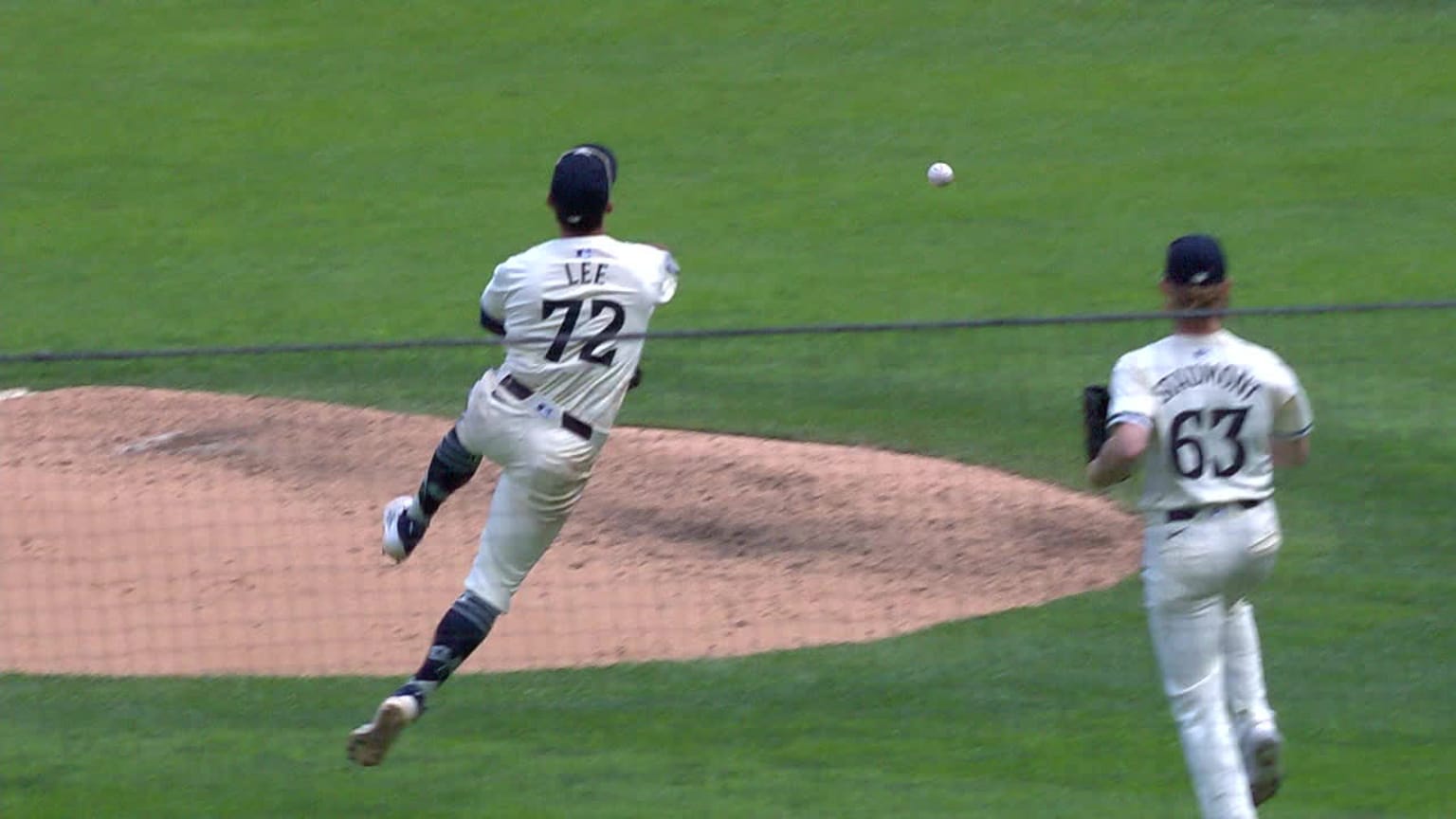Brooks Lee's strong throw | 07/07/2024 | Minnesota Twins