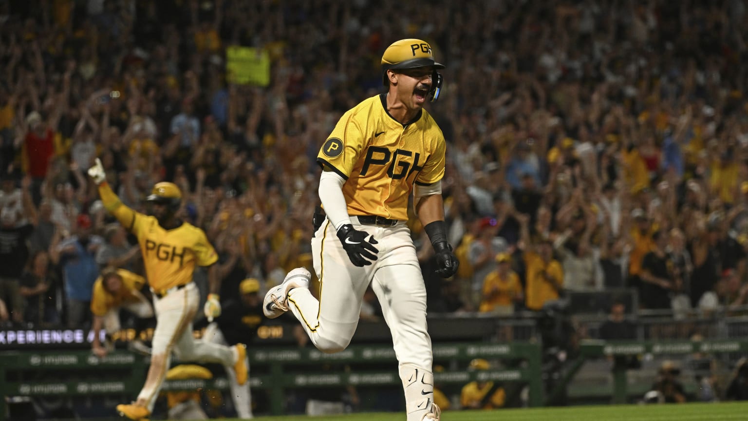 Nick Gonzales walks it off | 07/19/2024 | Pittsburgh Pirates