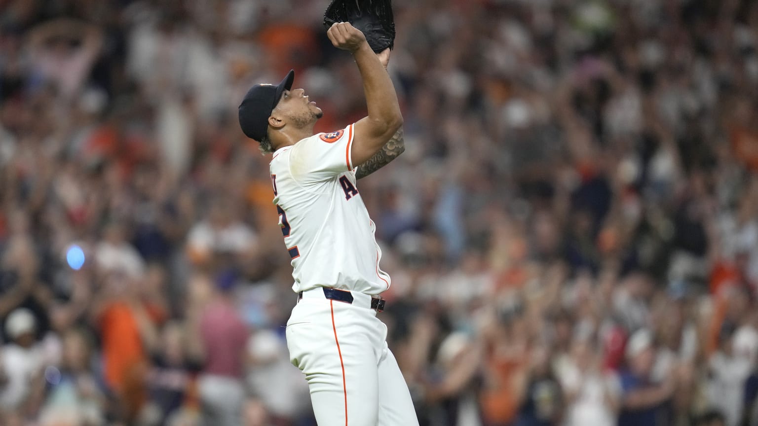 Bryan Abreu secures the Astros' 2-1 win | 06/26/2025 | Houston Astros