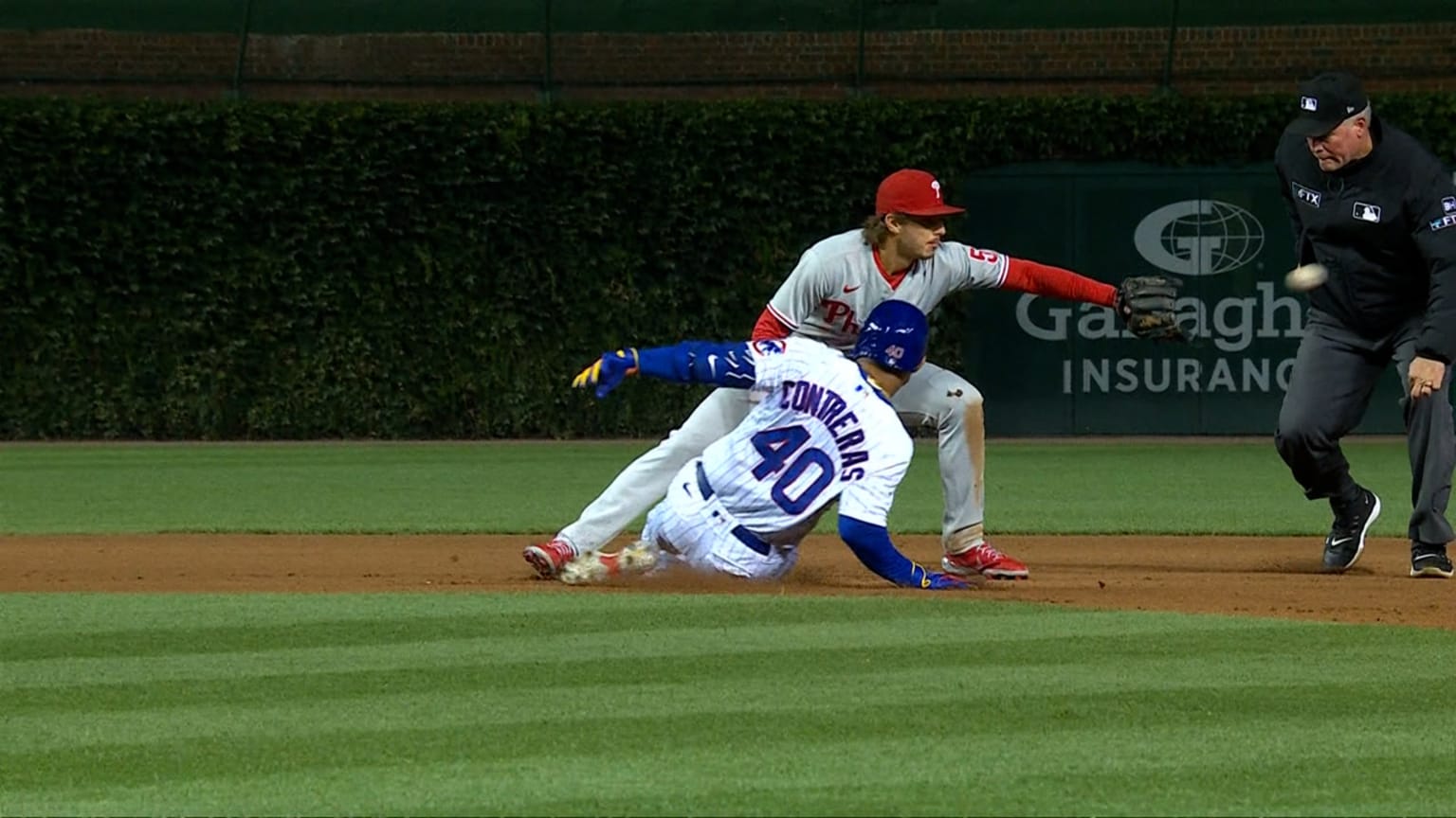 Phillies challenge and win the tag play at 2nd base | 09/27/2022 ...