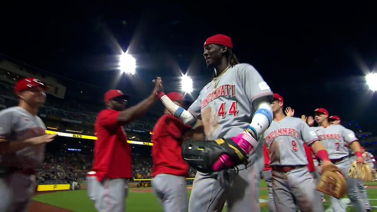 Brett Kennedy induces groundout, secures win | 08/11/2023 | Cincinnati Reds