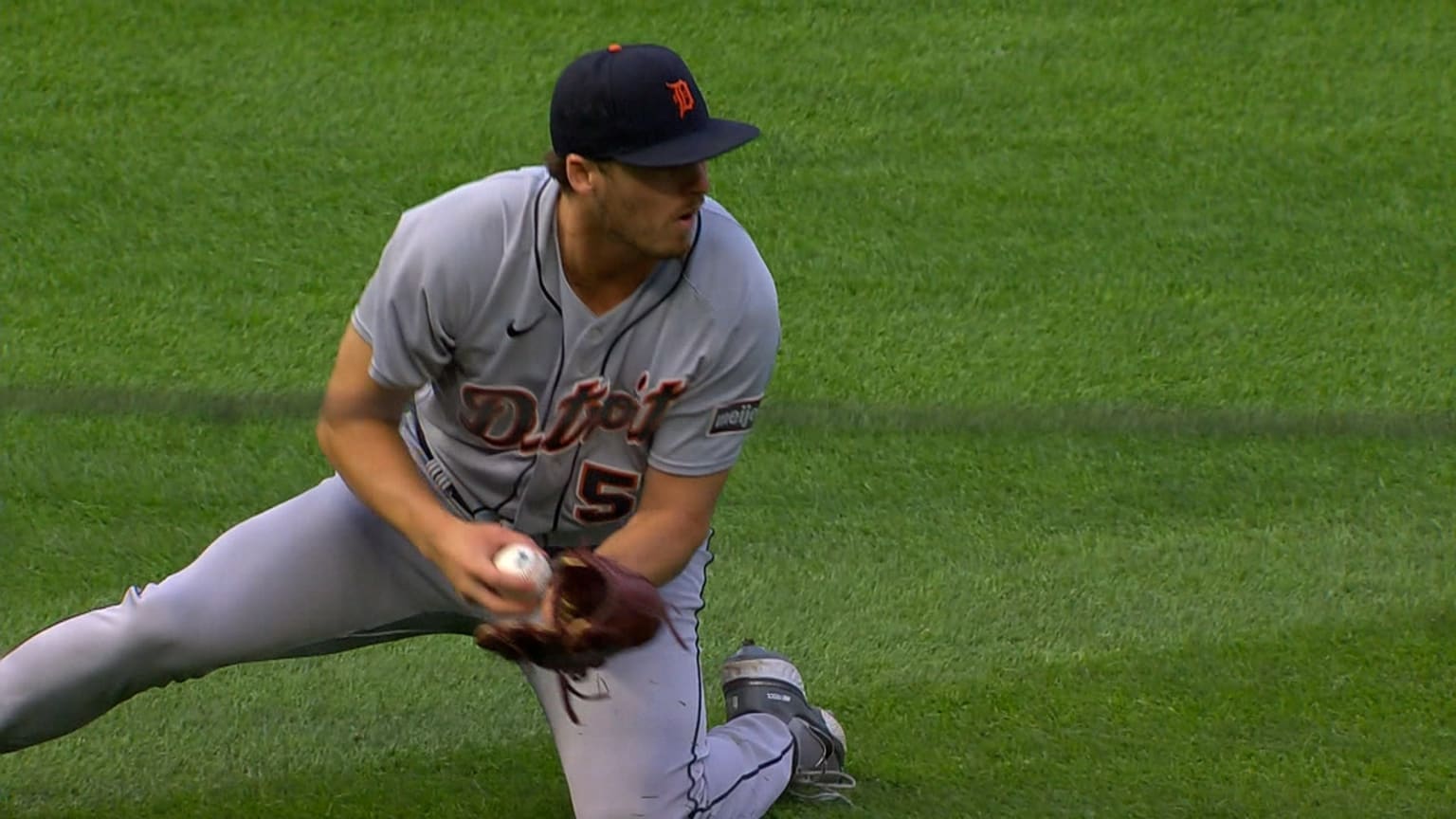 Englert prevents the bunt with nice sliding play | 06/16/2023 | Detroit Tigers