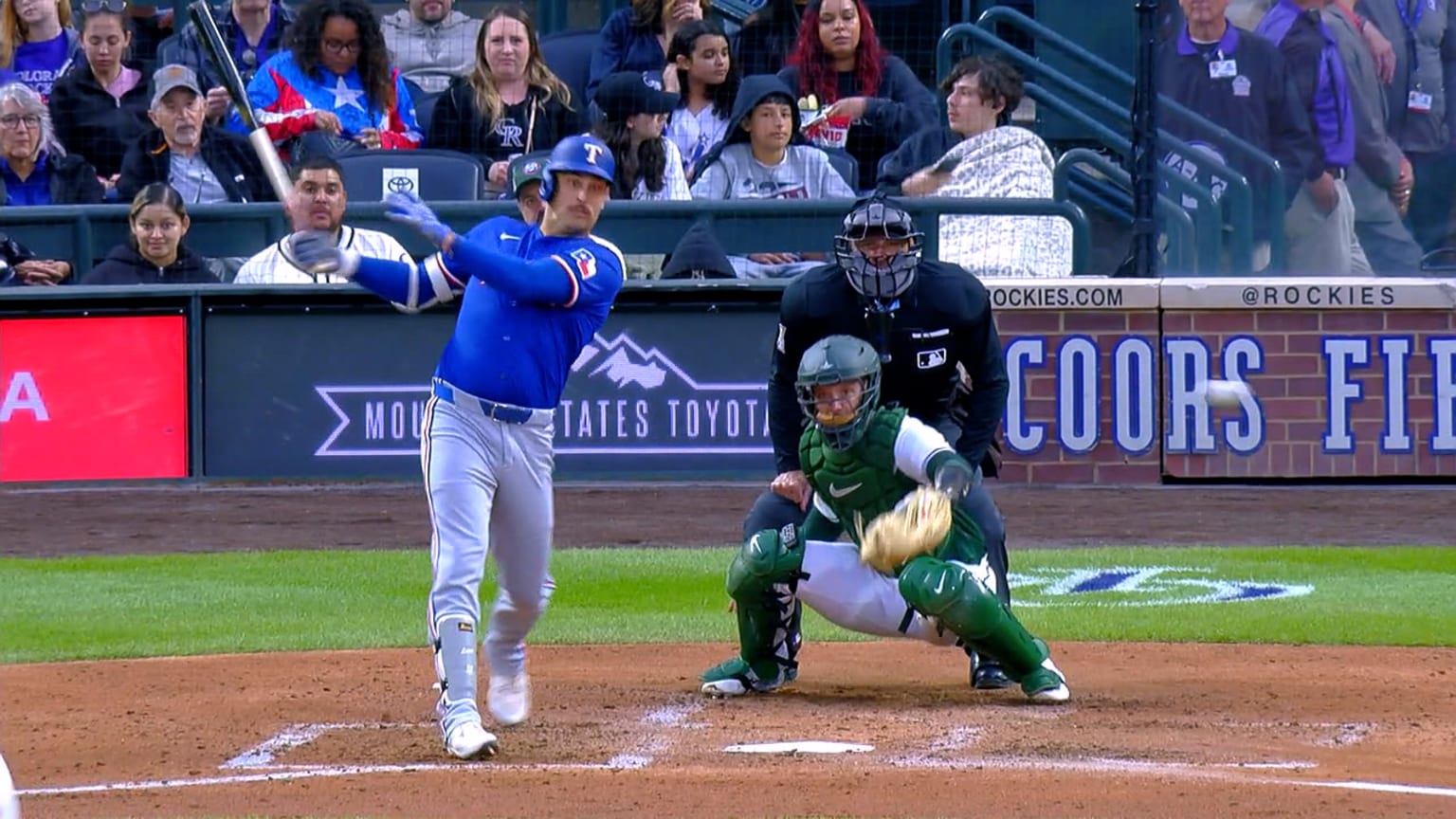 Nathaniel Lowe's RBI single | 05/11/2024 | MLB.com