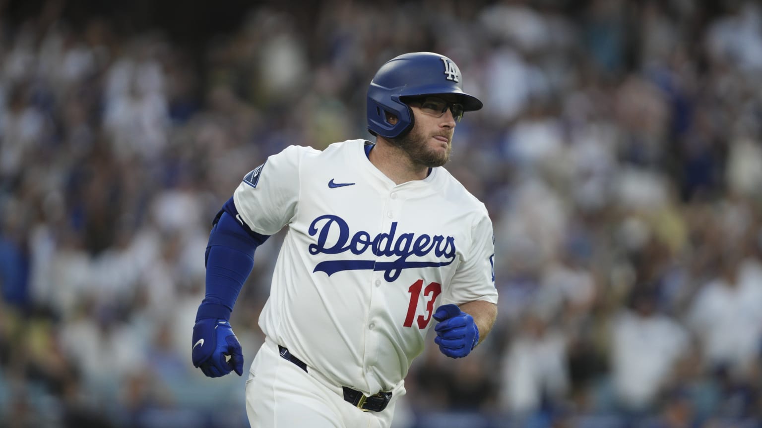 Max Muncy's phenomenal night at the plate | 08/05/2025 | MLB.com