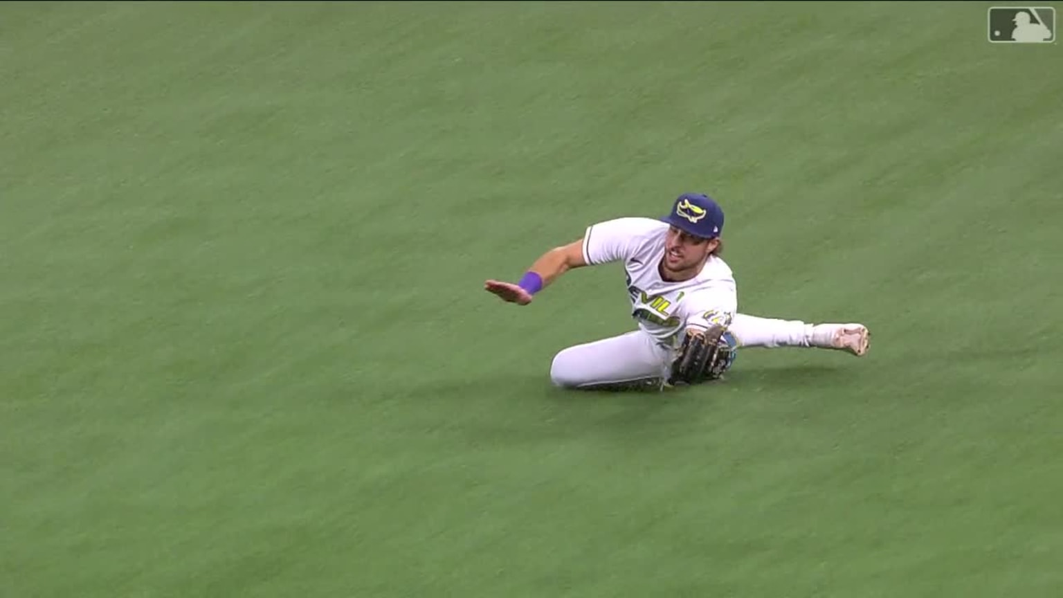 Josh Lowe makes a sliding grab to save a run in 4th | 05/05/2023 ...