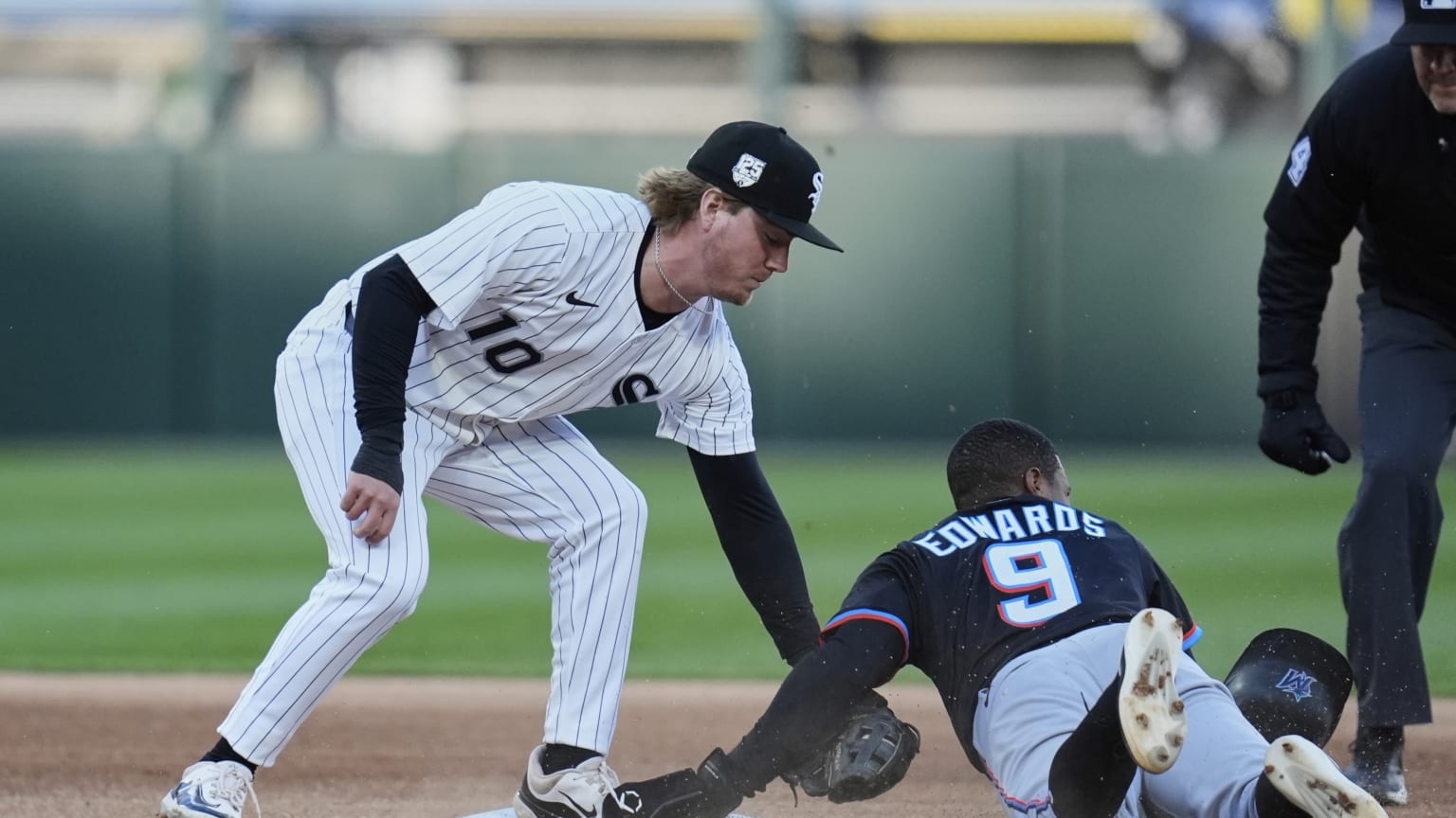 Edgar Quero catches Xavier Edwards stealing second | 05/10/2025 ...