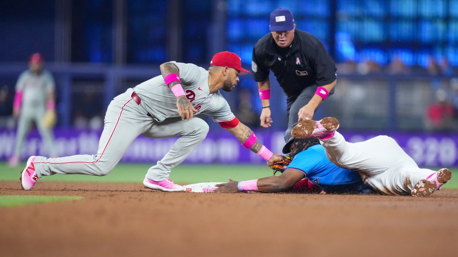 Josh Bell advances to second after review | 05/12/2024 | Philadelphia ...