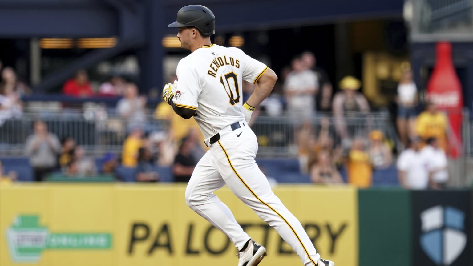 Bryan Reynolds' solo homer (20) | 08/26/2024 | MLB.com