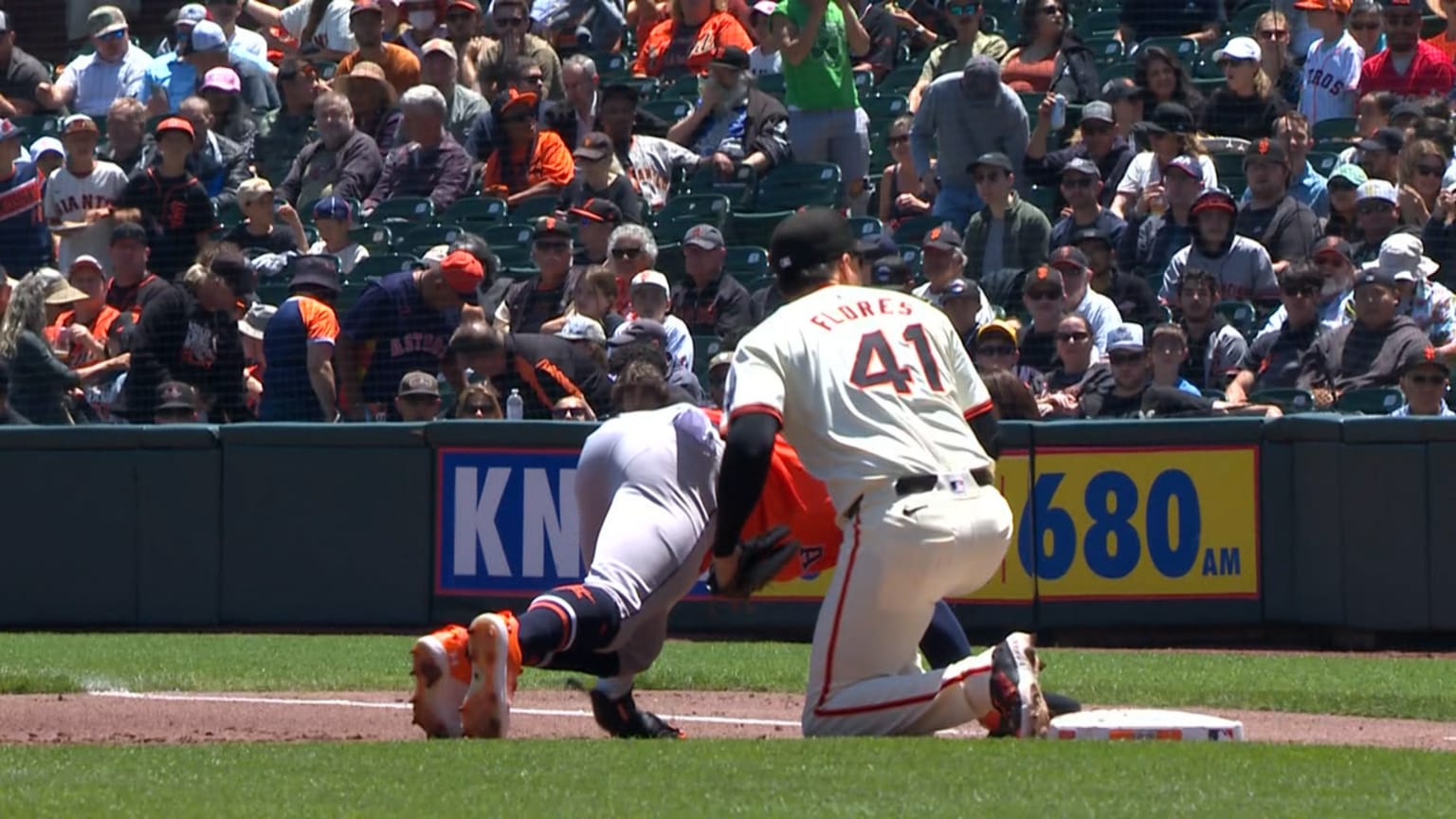Logan Webb picks off Trey Cabbage | 06/12/2024 | San Francisco Giants
