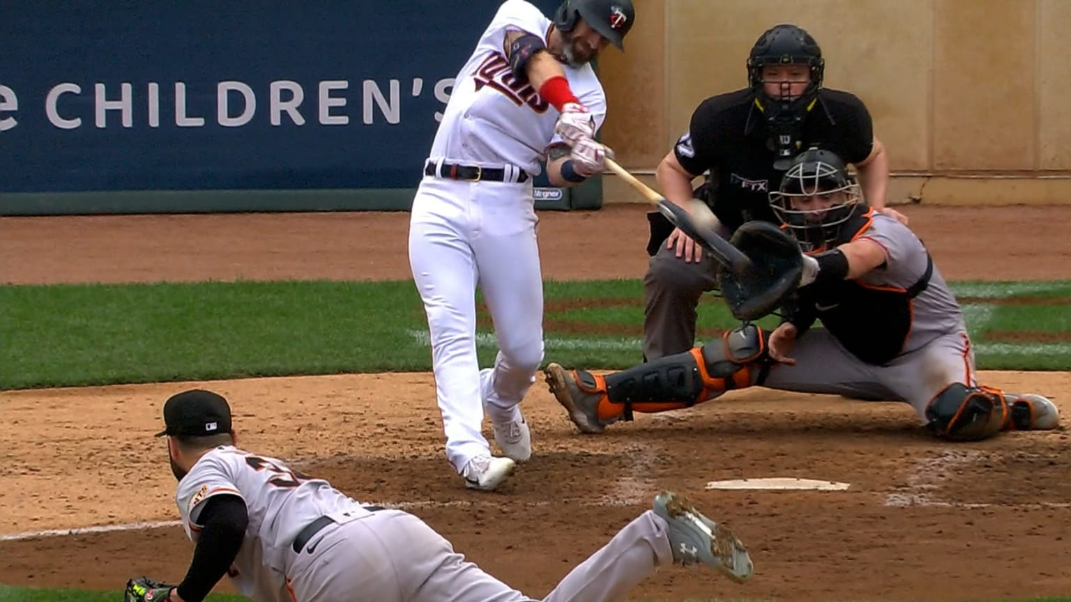 Jake Cave pega jonrón de dos rayas en la 4ta entrada | 28/08/2022 | Los ...