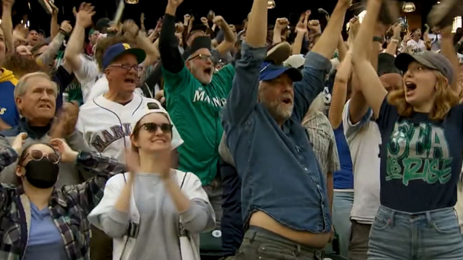 Adam Frazier drills a go-ahead RBI double in the 9th | 10/09/2022 ...