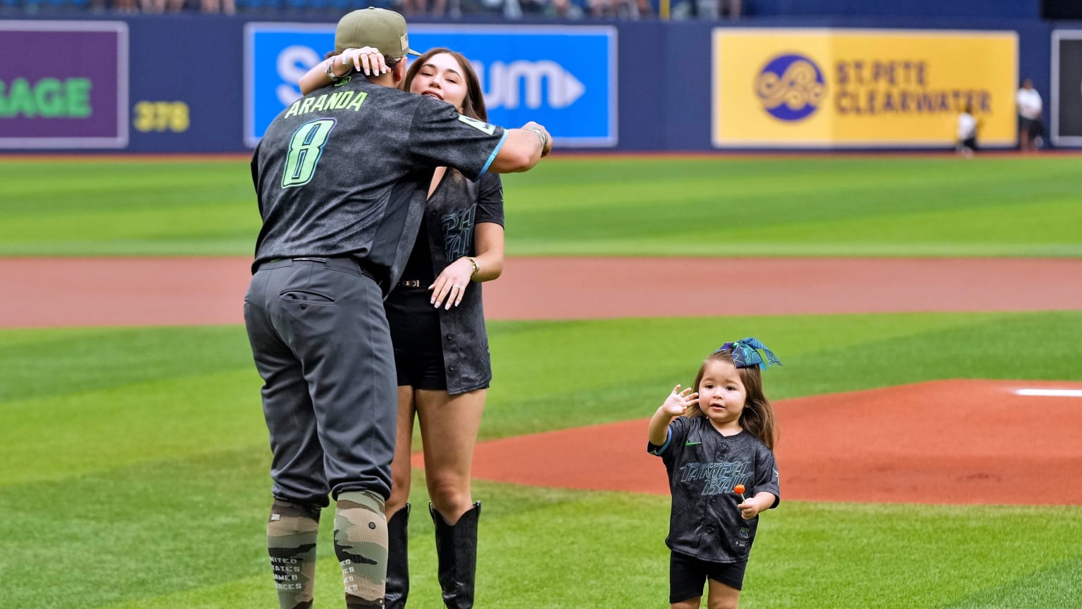 Jonathan Aranda's wife, Milka, throws out first pitch | 05/16/2026 ...