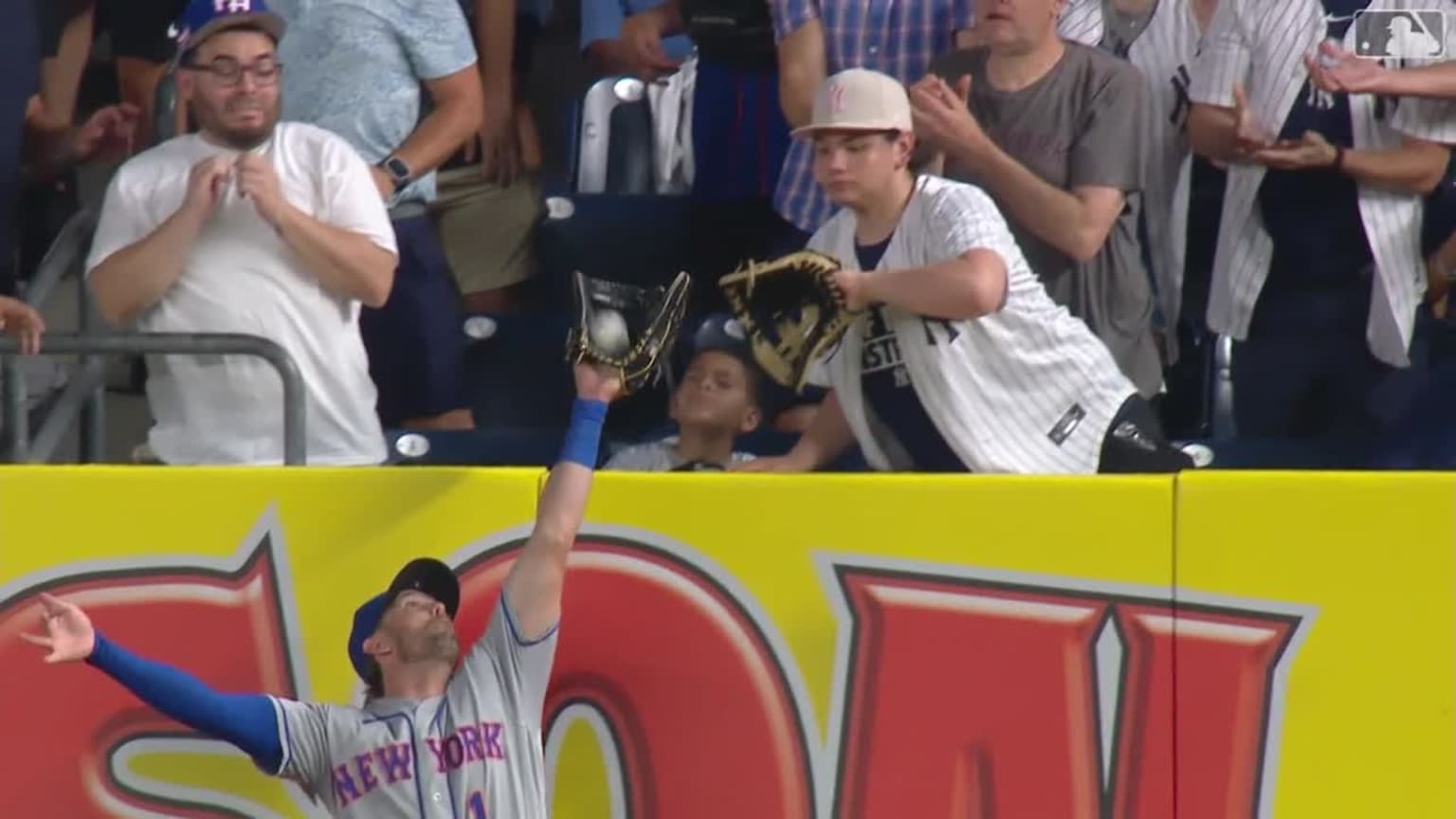 Jeff McNeil se roba el jonrón de Gleyber Torres | 26/07/2023 | Los Mets ...