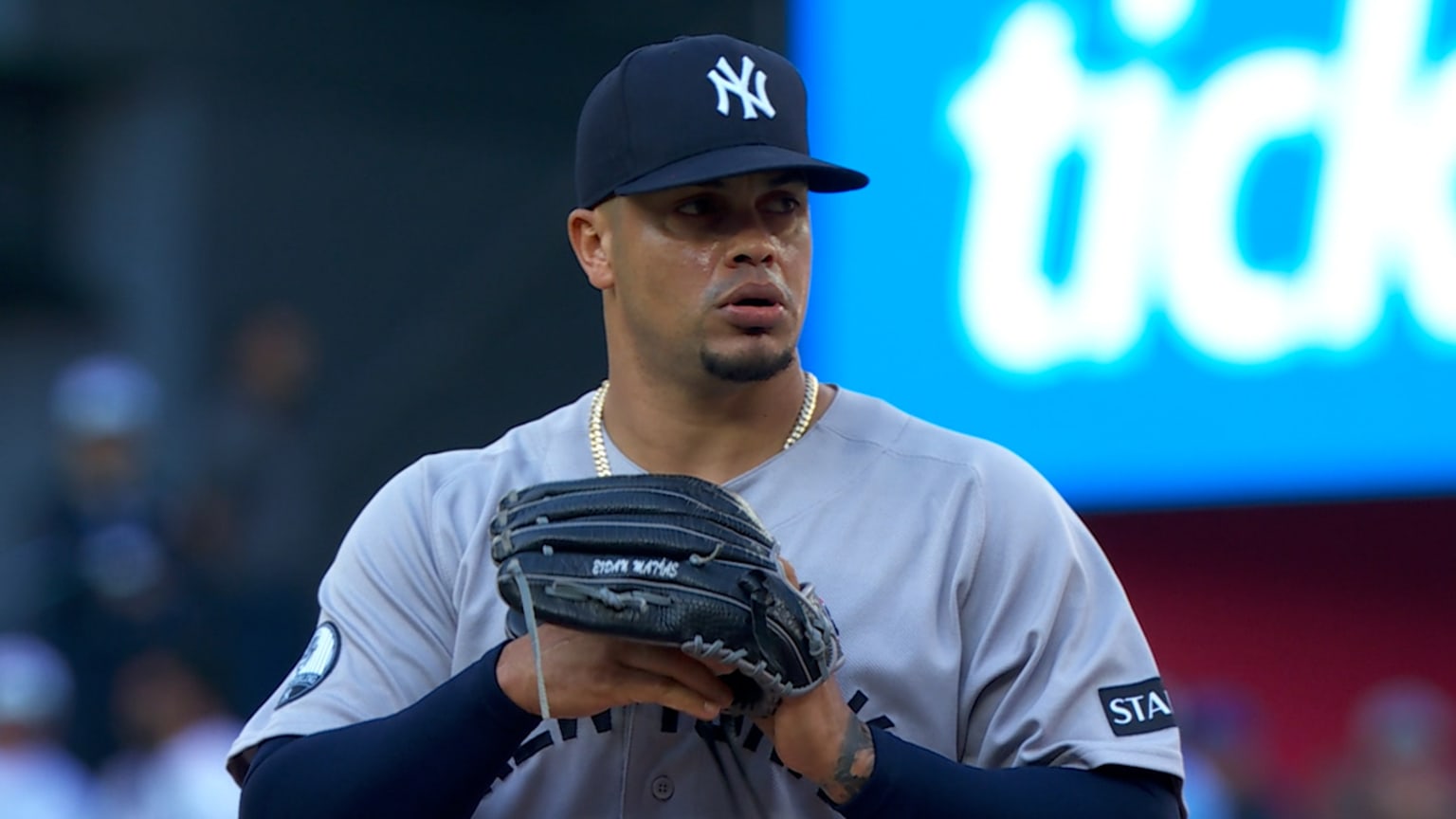 Fernando Cruz escapes jam in 8th | 06/13/2026 | New York Yankees