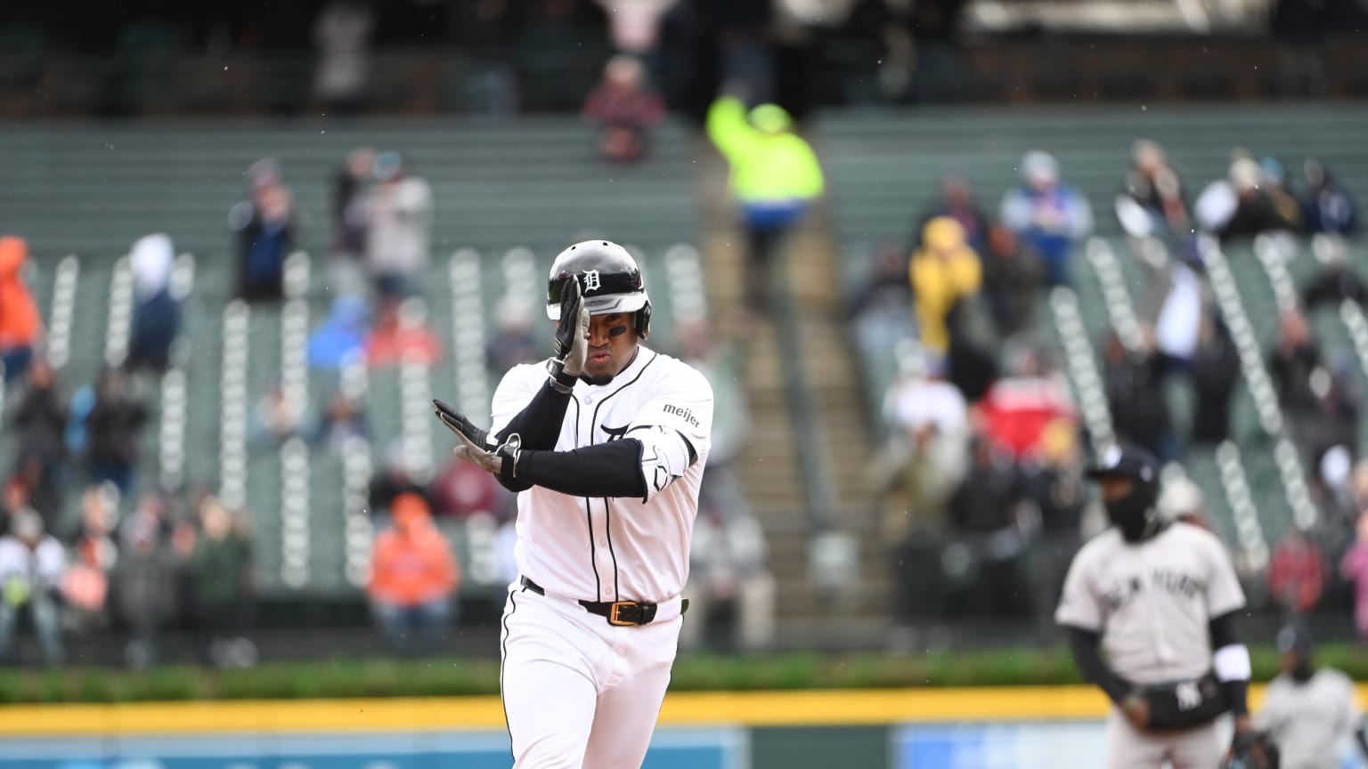 Andy Ibáñez's three-run home run (1) | 04/07/2025 | MLB.com