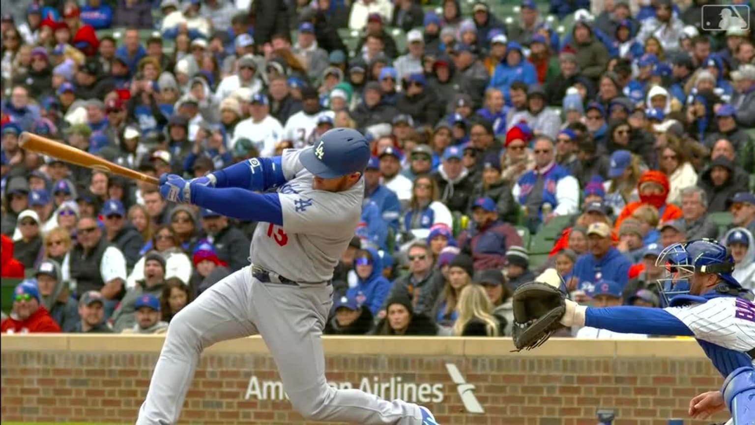 Max Muncy hits a two-run homer to center field | 04/22/2023 | MLB.com