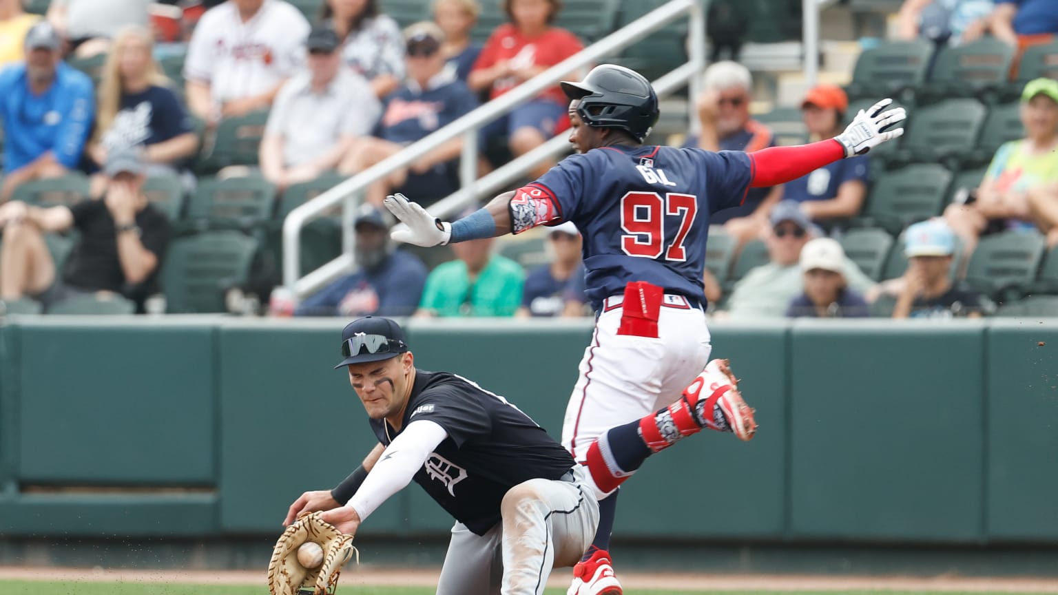 John Gil's infield single | 03/16/2025 | Atlanta Braves